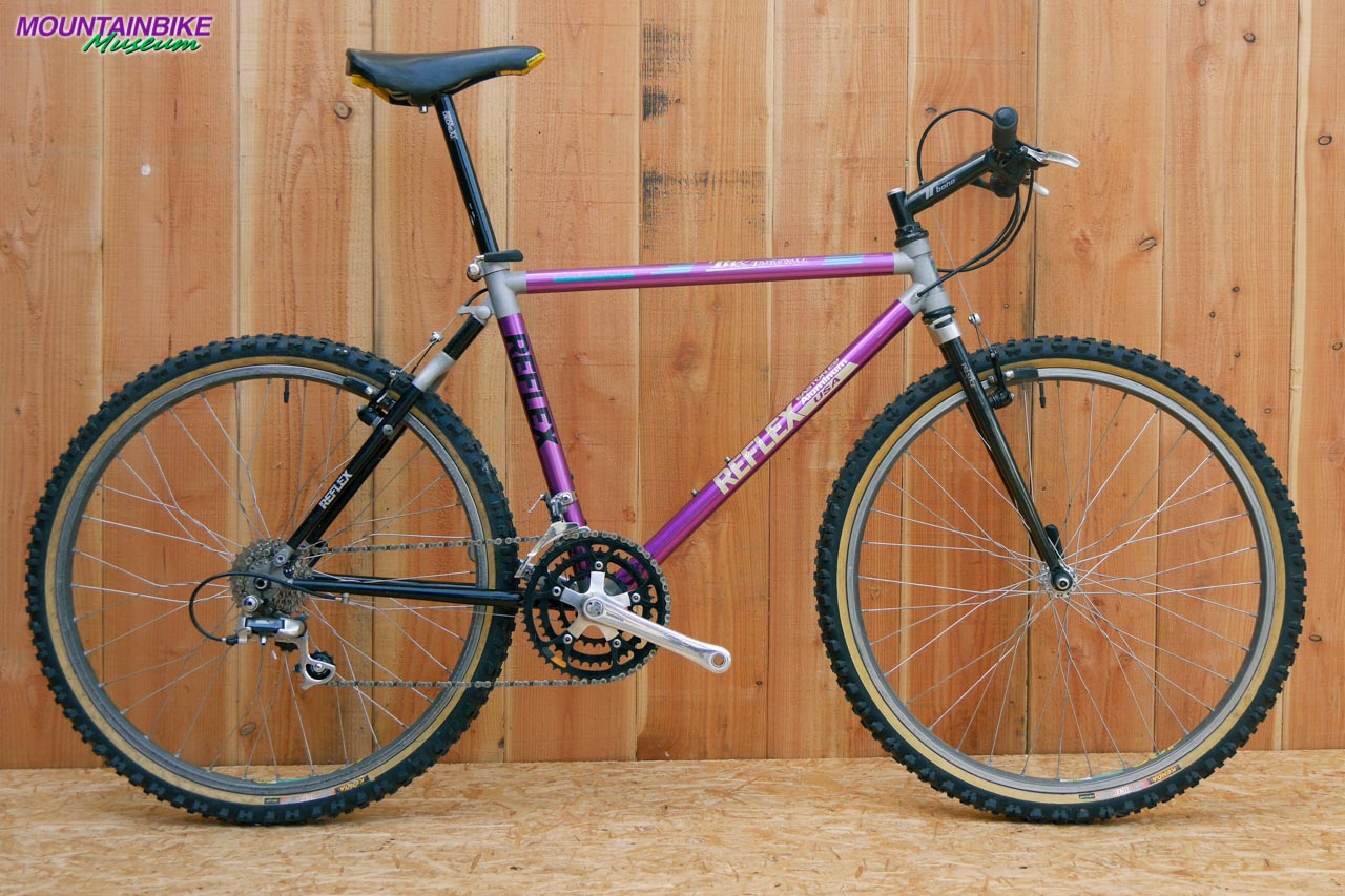 Reflex Easton E9 | 482